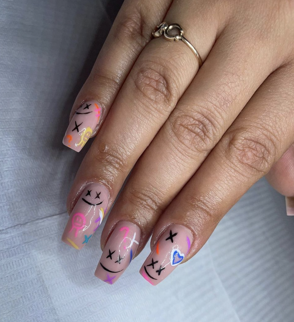 Harley Quinn Nail Art Ideas That Are Pure Madness – Perfect Nail Spot